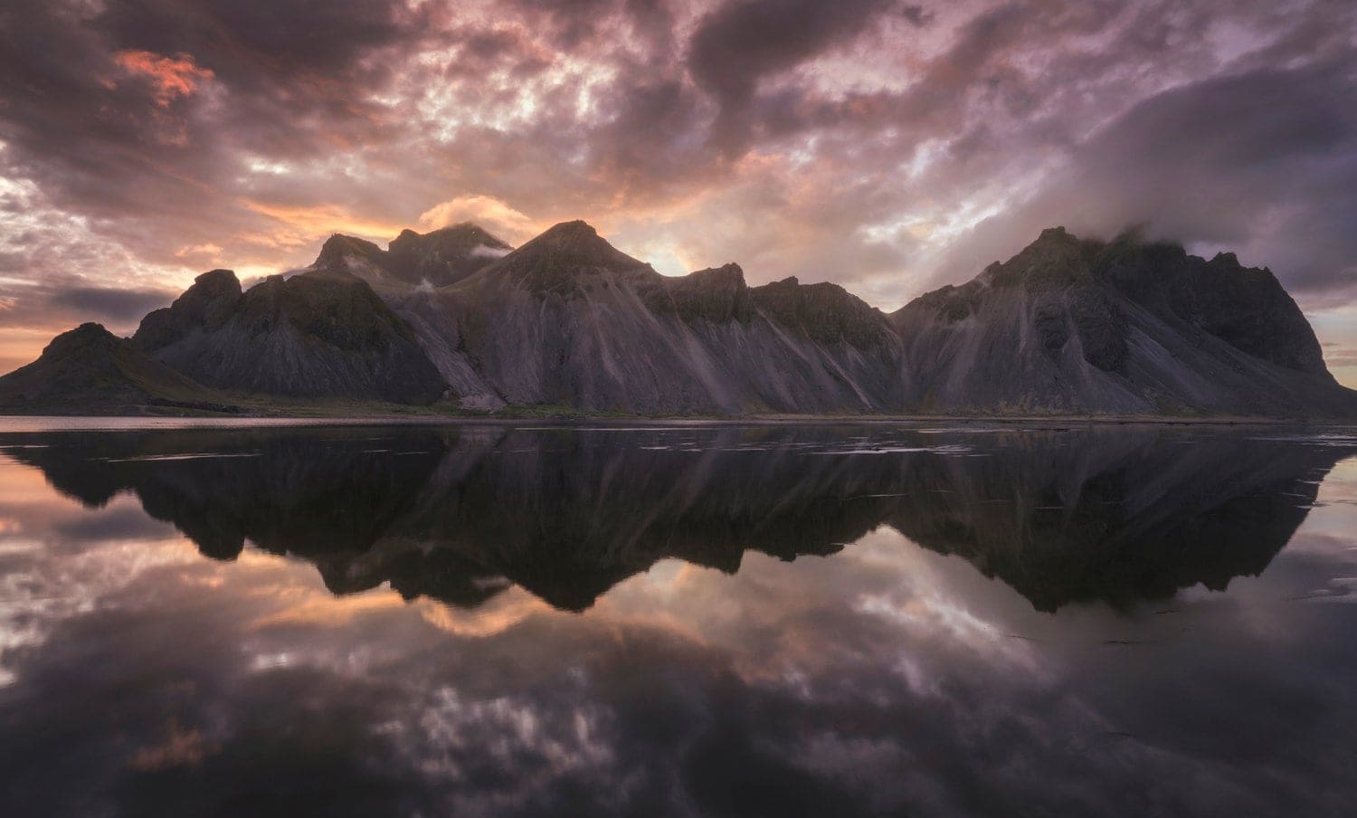 Presetpro | Blending Light HDR Photography - Vestrahorn Mountain